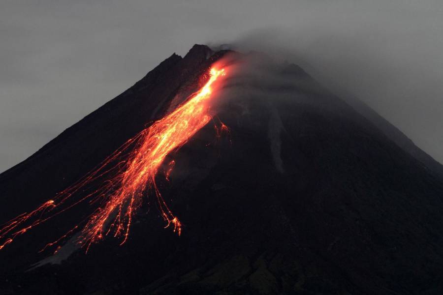 Volcán de Fuego de Guatemala inicia erupción lanzando ceniza y lava ...