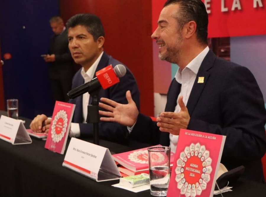 Lalo Rivera recibe agenda institucional de la IBERO - ContraRéplicaPuebla - Noticias